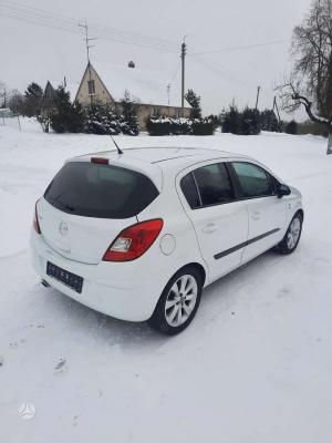 White Opel Corsa 2012 in Rokiskis, with an engine capacity of 1.40 L and mileage of 173 thousand km for 2500 €, photo 5 on AUTOMOTO.COM.LV