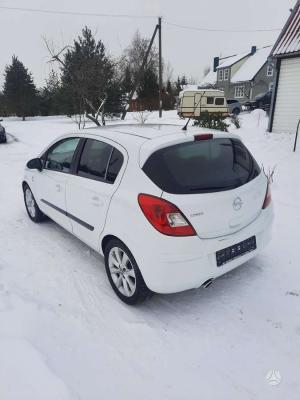 White Opel Corsa 2012 in Rokiskis, with an engine capacity of 1.40 L and mileage of 173 thousand km for 2500 €, photo 7 on AUTOMOTO.COM.LV