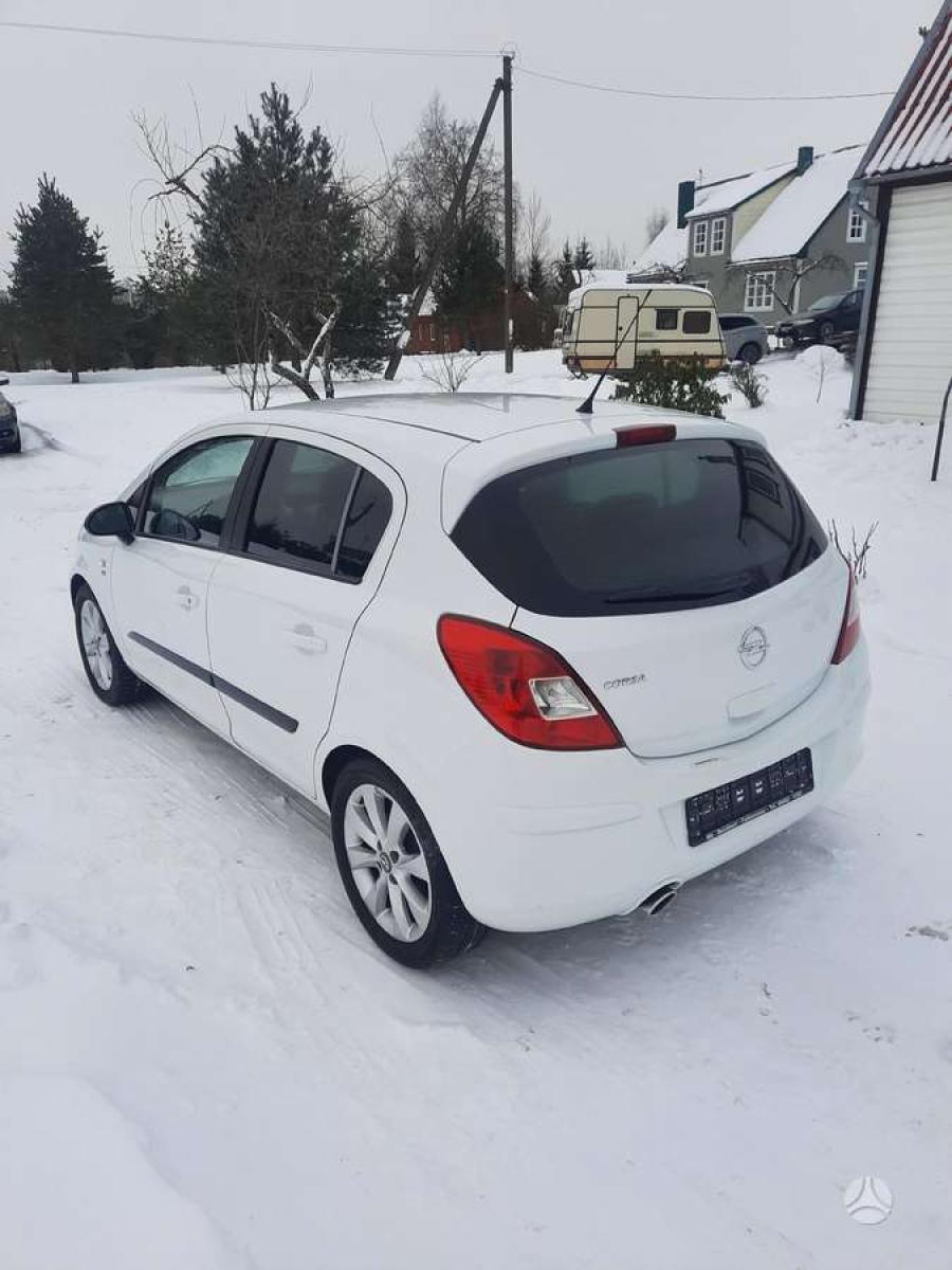 White Opel Corsa 2012 in Rokiskis, with an engine capacity of 1.40 L and mileage of 173 thousand km for 2500 €, photo 7 on AUTOMOTO.COM.LV