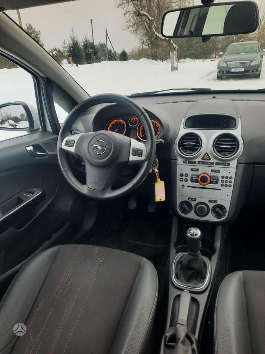 White Opel Corsa 2012 in Rokiskis, with an engine capacity of 1.40 L and mileage of 173 thousand km for 2500 €, photo 14 on AUTOMOTO.COM.LV