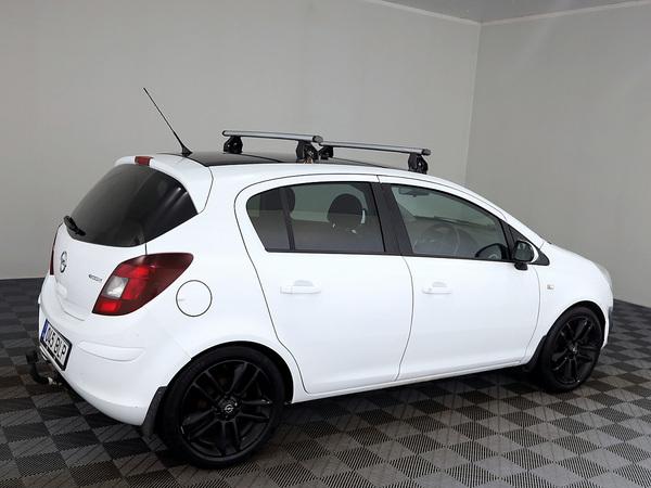 White Opel Corsa 2012 in Tallinn, with an engine capacity of 1.20 L and mileage of 234 thousand km for 999 €, photo 3 on AUTOMOTO.COM.LV