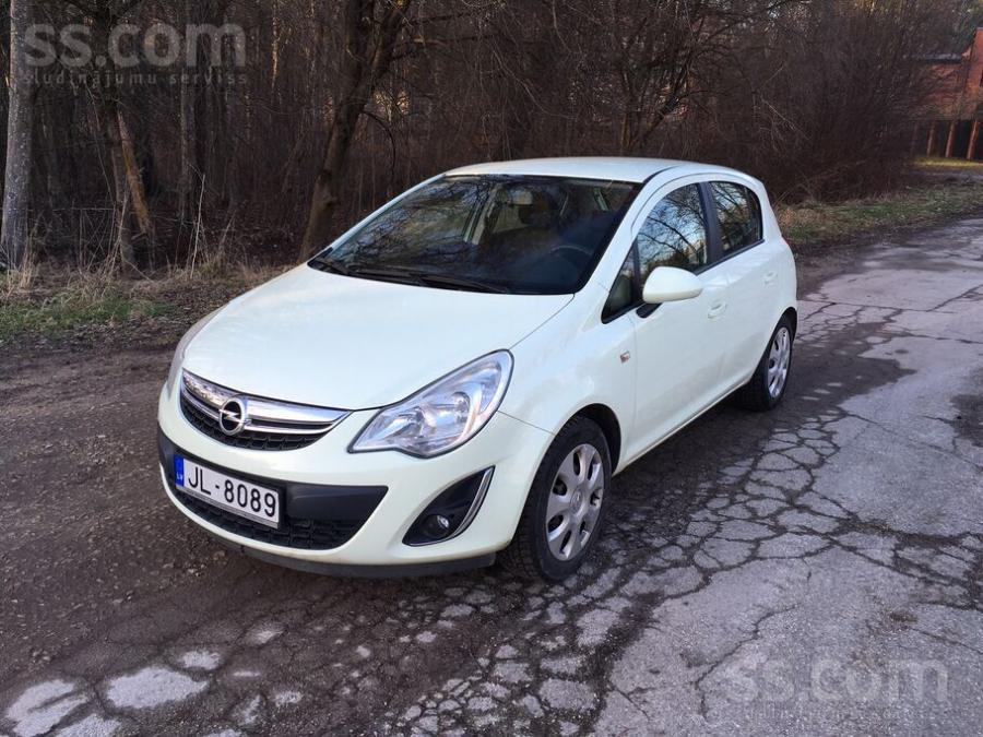 White Opel Corsa 2013 in Aizkraukle, with an engine capacity of 1.30 L and mileage of 106 thousand km for 595 €, photo 2 on AUTOMOTO.COM.LV