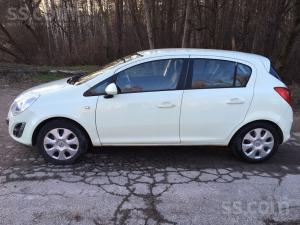 White Opel Corsa 2013 in Aizkraukle, with an engine capacity of 1.30 L and mileage of 106 thousand km for 595 €, photo 3 on AUTOMOTO.COM.LV