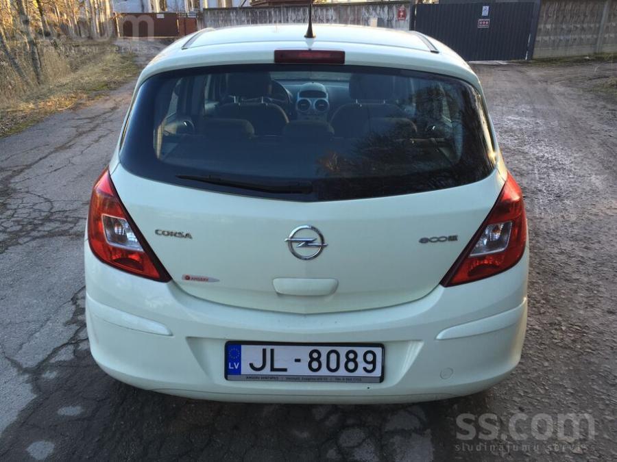 White Opel Corsa 2013 in Aizkraukle, with an engine capacity of 1.30 L and mileage of 106 thousand km for 595 €, photo 4 on AUTOMOTO.COM.LV