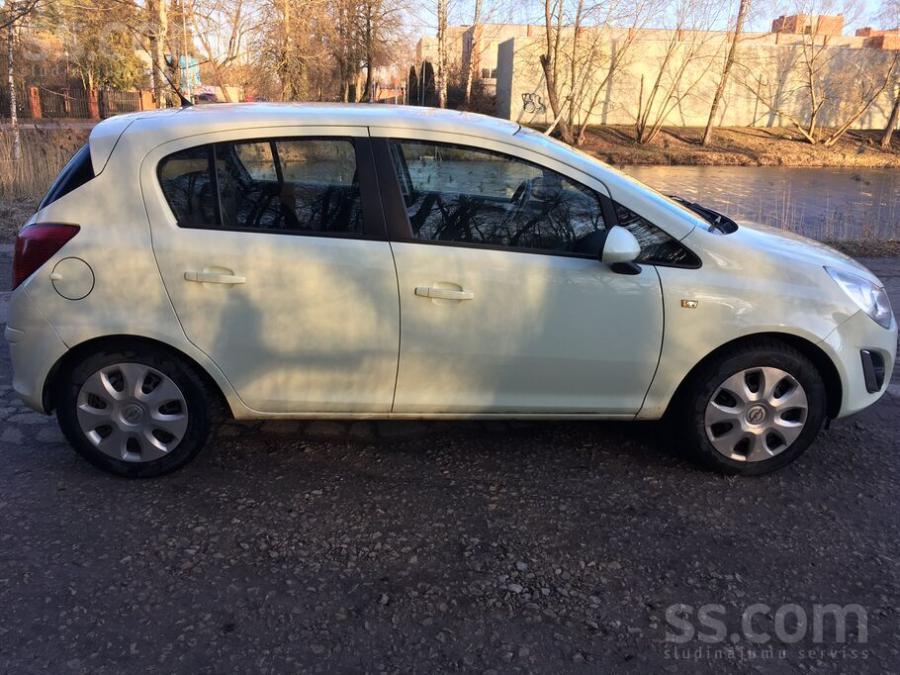 White Opel Corsa 2013 in Aizkraukle, with an engine capacity of 1.30 L and mileage of 106 thousand km for 595 €, photo 10 on AUTOMOTO.COM.LV