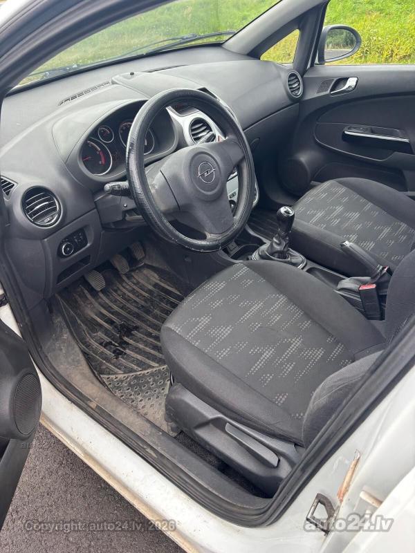 Balts Opel Corsa 2013 Tallina, ar dzinēja tilpumu 1.30 L un nobraukumu 254 tūkst. km par 2200 €, foto 4 vietnē AUTOMOTO.COM.LV