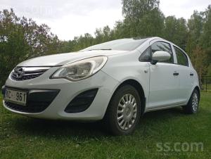 White Opel Corsa 2014 in Riga, with an engine capacity of 1.30 L and mileage of 191 thousand km for 2350 €, photo 3 on AUTOMOTO.COM.LV