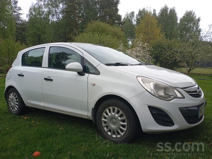 White Opel Corsa 2014 in Riga, with an engine capacity of 1.30 L and mileage of 191 thousand km for 2350 €, photo 10 on AUTOMOTO.COM.LV