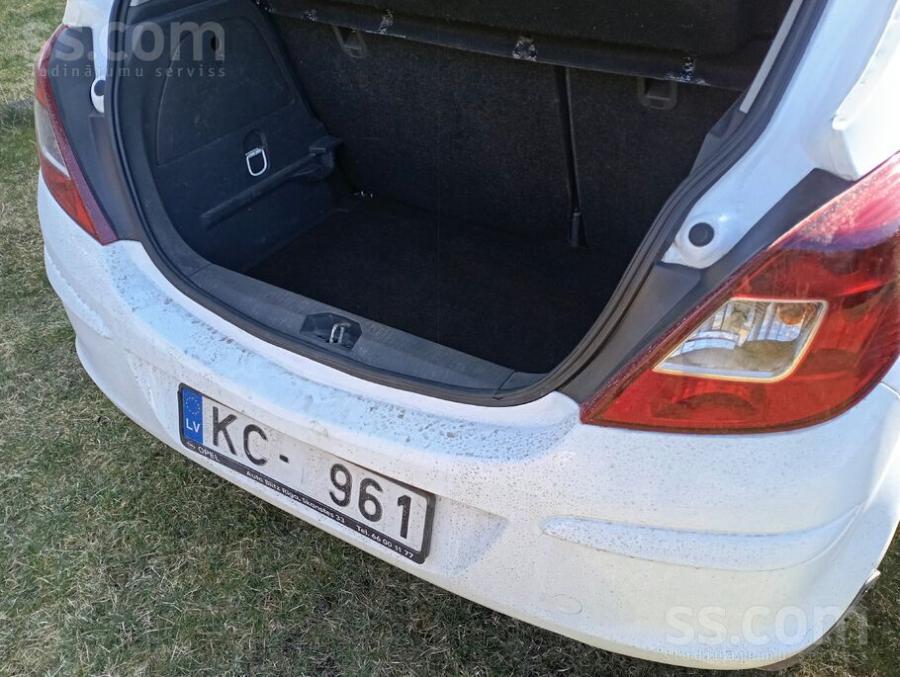 White Opel Corsa 2014 in Riga, with an engine capacity of 1.30 L and mileage of 191 thousand km for 2350 €, photo 20 on AUTOMOTO.COM.LV