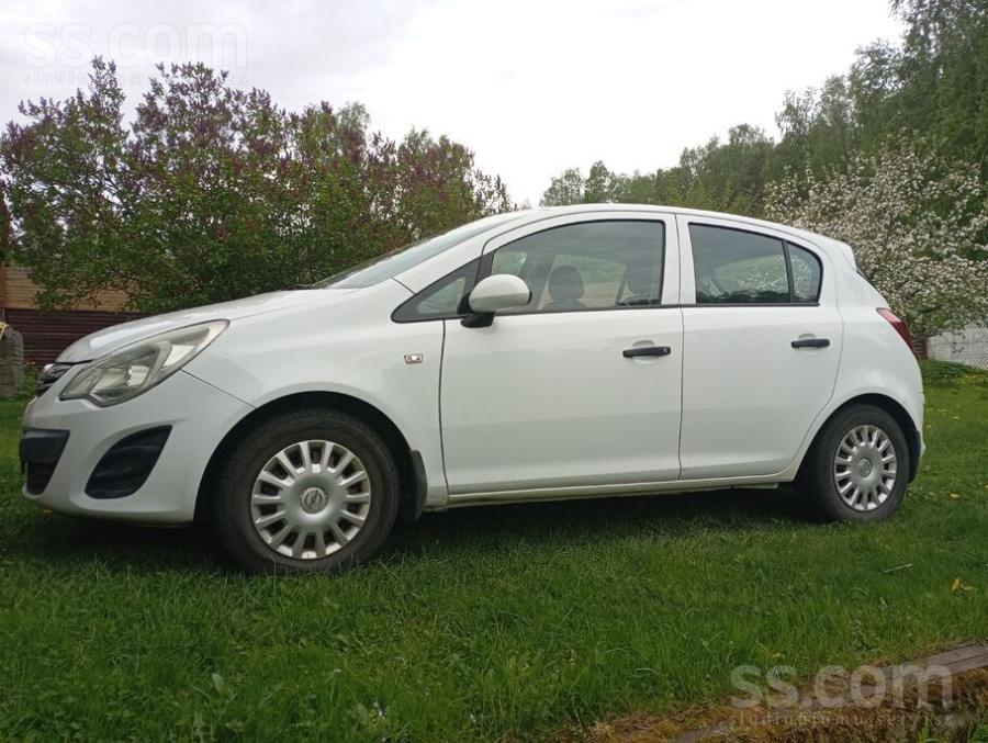 White Opel Corsa 2014 in Riga, with an engine capacity of 1.30 L and mileage of 191 thousand km for 2350 €, photo 26 on AUTOMOTO.COM.LV