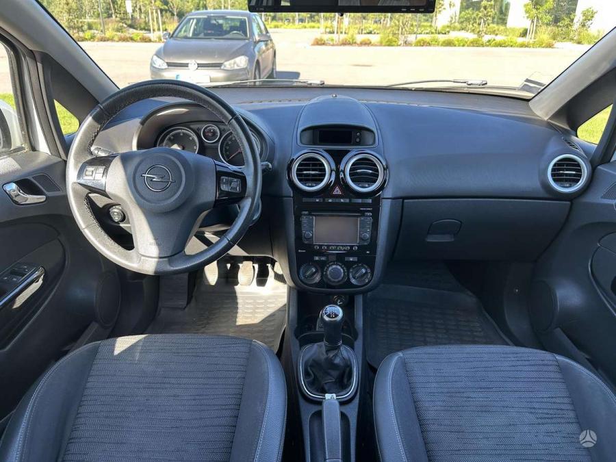 Balts Opel Corsa 2014 Klaipėda, ar dzinēja tilpumu 1.25 L un nobraukumu 217 tūkst. km par 3500 €, foto 12 vietnē AUTOMOTO.COM.LV