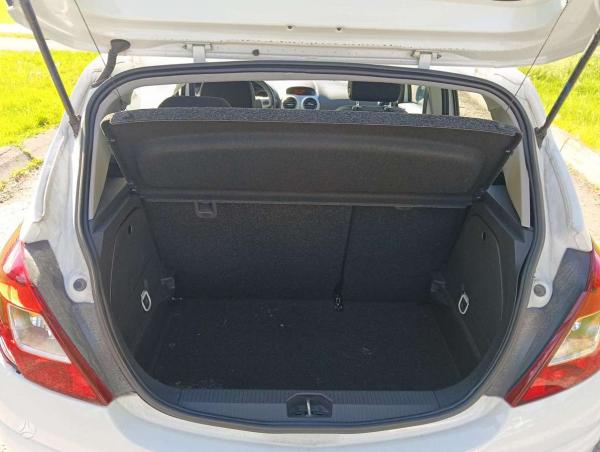 White Opel Corsa 2014 in Marijampole, with an engine capacity of 1.23 L and mileage of 38 thousand km for 2500 €, photo 10 on AUTOMOTO.COM.LV