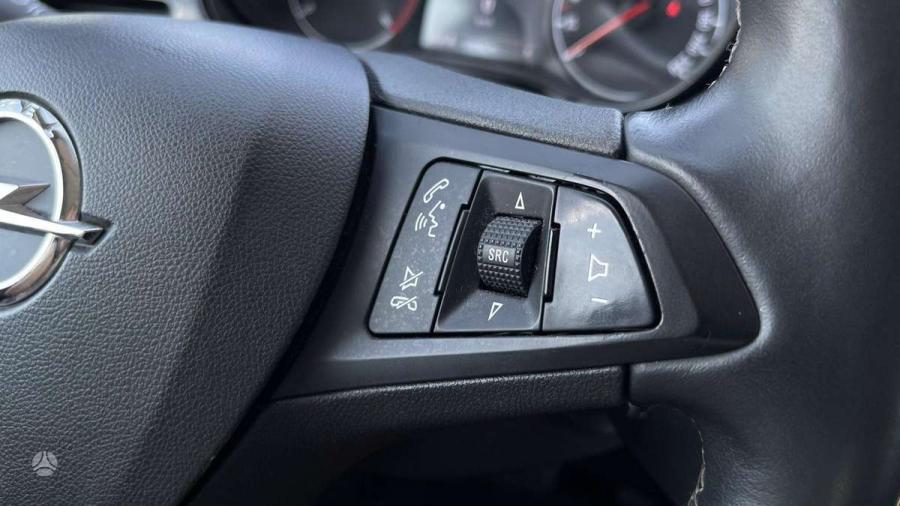 Balts Opel Corsa 2015 Marijampole, ar dzinēja tilpumu 1.40 L un nobraukumu 126 tūkst. km par 7200 €, foto 18 vietnē AUTOMOTO.COM.LV