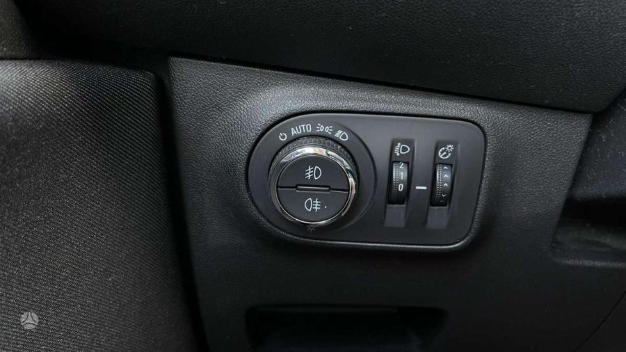 Balts Opel Corsa 2015 Marijampole, ar dzinēja tilpumu 1.40 L un nobraukumu 126 tūkst. km par 7200 €, foto 29 vietnē AUTOMOTO.COM.LV