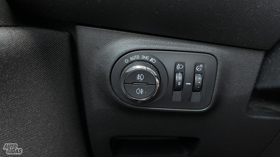 Balts Opel Corsa 2015 Marijampole, ar dzinēja tilpumu 1.40 L un nobraukumu 126 tūkst. km par 7200 €, foto 29 vietnē AUTOMOTO.COM.LV