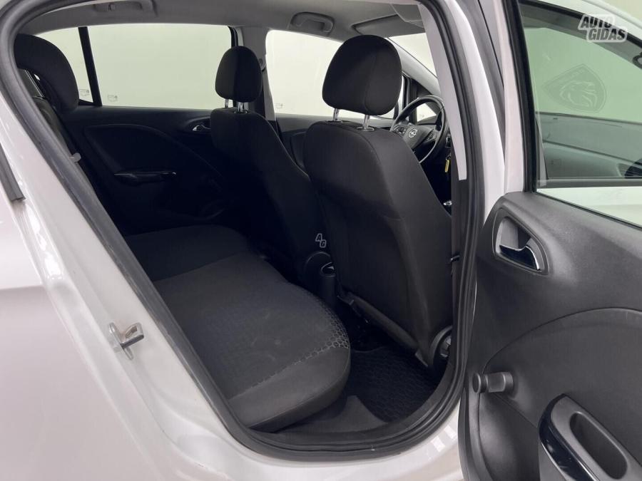 White Opel Corsa 2019 in Vilnius, with an engine capacity of 1.40 L and mileage of 130 thousand km for 7700 €, photo 26 on AUTOMOTO.COM.LV