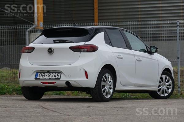 White Opel Corsa 2020 in Riga, with an engine capacity of 1.50 L and mileage of 219 thousand km for 7990 €, photo 4 on AUTOMOTO.COM.LV