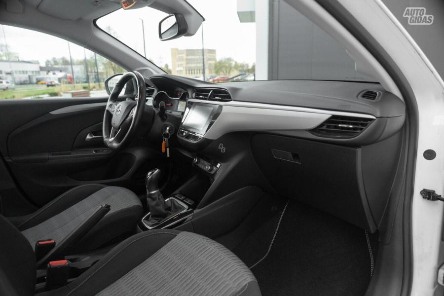 White Opel Corsa 2020 in Vilnius, with an engine capacity of 1.20 L and mileage of 66 thousand km for 9500 €, photo 17 on AUTOMOTO.COM.LV