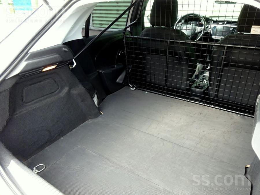 White Opel Corsa 2020 in Riga, with an engine capacity of 1.40 L and mileage of 86 thousand km for 12900 €, photo 10 on AUTOMOTO.COM.LV