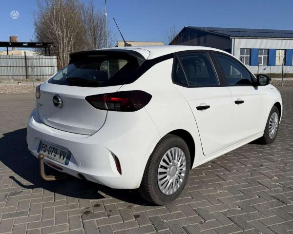 White Opel Corsa 2020 in Taurage, with an engine capacity of 1.20 L and mileage of 170 thousand km for 5300 €, photo 3 on AUTOMOTO.COM.LV