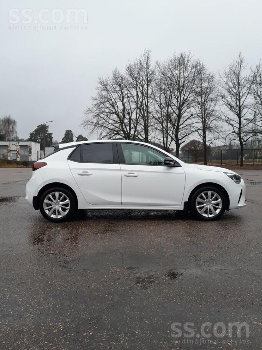 White Opel Corsa 2021 in Riga, with an engine capacity of 1.50 L and mileage of 153 thousand km for 8700 €, photo 5 on AUTOMOTO.COM.LV