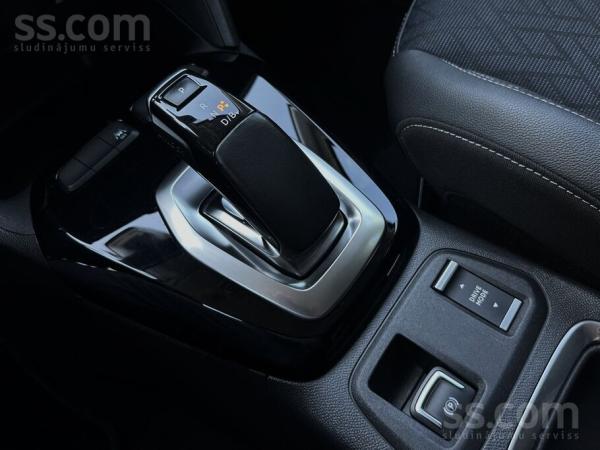 White Opel Corsa 2021 in Riga, with an engine capacity of 1.20 L and mileage of 104 thousand km for 14780 €, photo 10 on AUTOMOTO.COM.LV