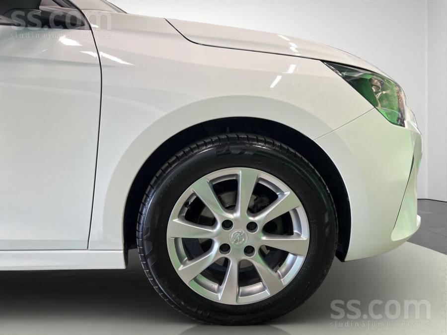 White Opel Corsa 2021 in Riga, with an engine capacity of 1.20 L and mileage of 97 thousand km for 8490 €, photo 19 on AUTOMOTO.COM.LV