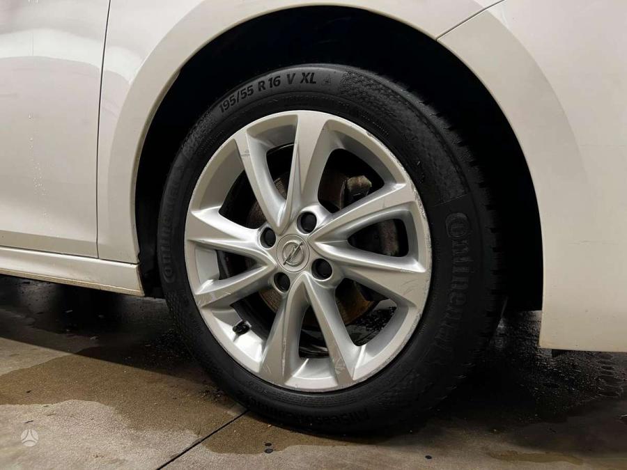 White Opel Corsa 2022 in Marijampole, with an engine capacity of 1.20 L and mileage of 109 thousand km for 7623 €, photo 16 on AUTOMOTO.COM.LV