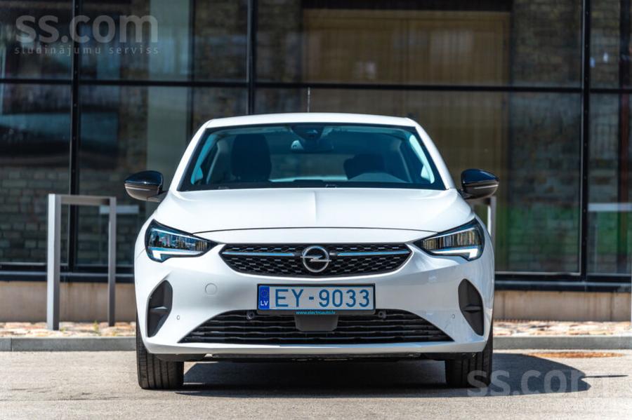 White Opel Corsa 2022 in Riga, with an engine capacity of 1.20 L and mileage of 27 thousand km for 16990 €, photo 10 on AUTOMOTO.COM.LV