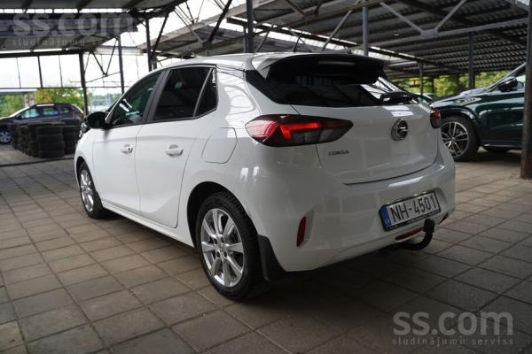 White Opel Corsa 2022 in Riga, with an engine capacity of 1.50 L and mileage of 71 thousand km for 9500 €, photo 4 on AUTOMOTO.COM.LV