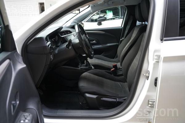 White Opel Corsa 2022 in Riga, with an engine capacity of 1.50 L and mileage of 71 thousand km for 9500 €, photo 7 on AUTOMOTO.COM.LV