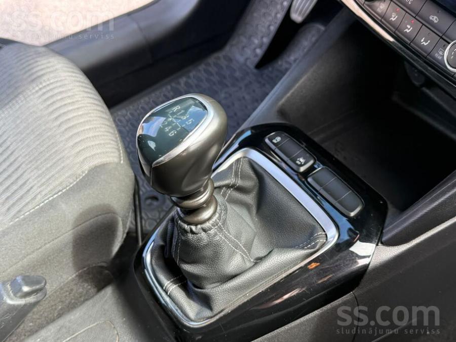 White Opel Corsa 2023 in Riga, with an engine capacity of 1.50 L and mileage of 110 thousand km for 11500 €, photo 17 on AUTOMOTO.COM.LV