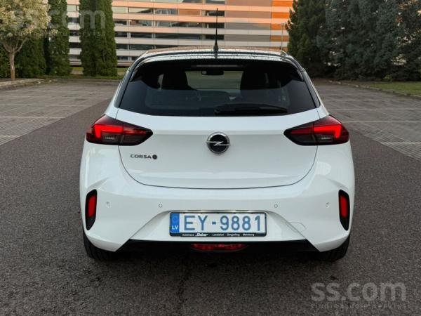 White Opel Corsa 2023 in Riga, with an engine capacity of 0.00 L and mileage of 36 thousand km for 15990 €, photo 6 on AUTOMOTO.COM.LV