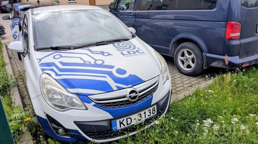 Balts Opel Corsa 2011 Liepāja, ar dzinēja tilpumu 1.30 L un nobraukumu 190 tūkst. km par 700 €, foto 1 vietnē AUTOMOTO.COM.LV