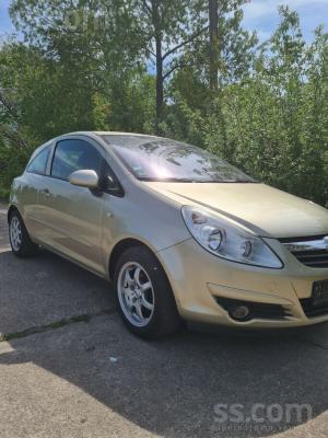 Yellow Opel Corsa 2006 in Liepaja, with an engine capacity of 1.20 L and mileage of 76 thousand km for 2500 €, photo 6 on AUTOMOTO.COM.LV