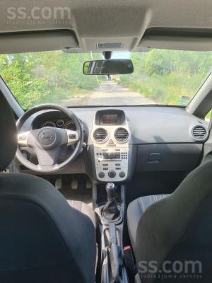 Yellow Opel Corsa 2006 in Liepaja, with an engine capacity of 1.20 L and mileage of 76 thousand km for 2500 €, photo 10 on AUTOMOTO.COM.LV
