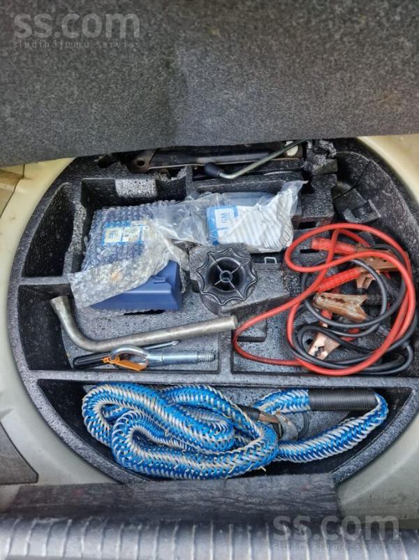 Dzeltens Opel Corsa 2006 Rīga, ar dzinēja tilpumu 1.00 L un nobraukumu 187 tūkst. km par 800 €, foto 9 vietnē AUTOMOTO.COM.LV