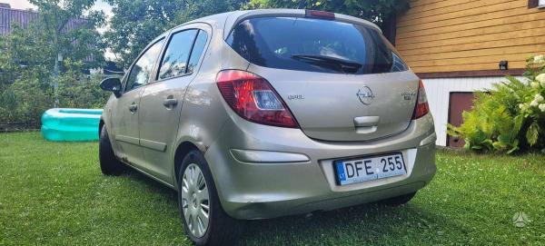 Yellow Opel Corsa 2007 in Vilnius, with an engine capacity of 1.36 L and mileage of 211 thousand km for 600 €, photo 3 on AUTOMOTO.COM.LV
