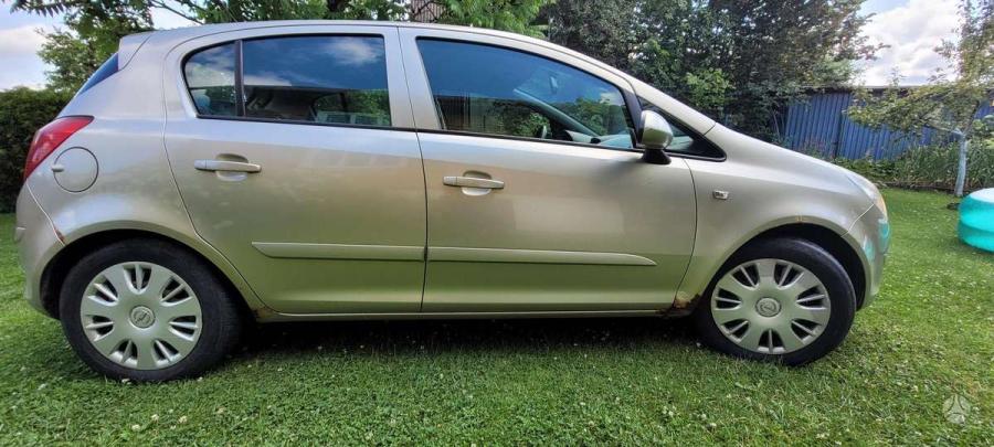 Dzeltens Opel Corsa 2007 Viļņa, ar dzinēja tilpumu 1.36 L un nobraukumu 211 tūkst. km par 600 €, foto 5 vietnē AUTOMOTO.COM.LV