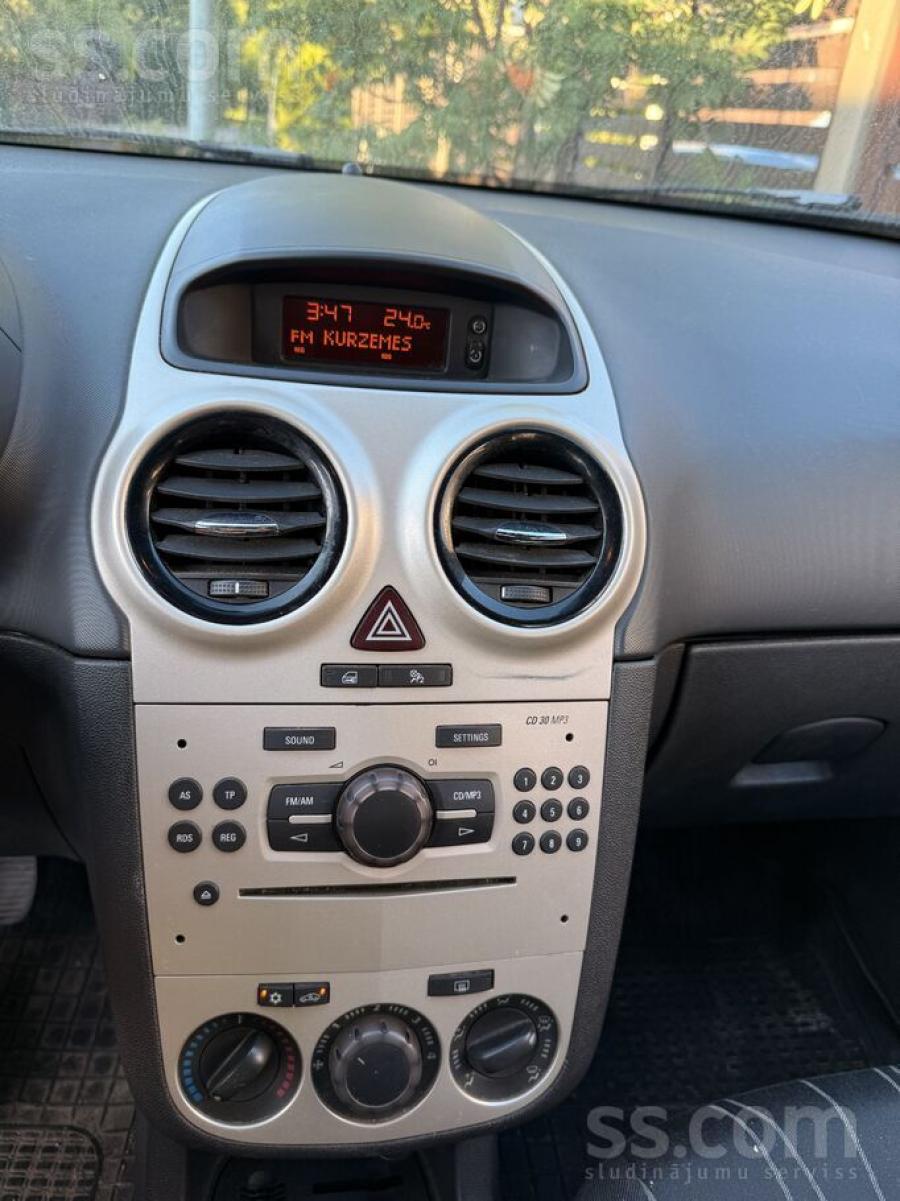 Dzeltens Opel Corsa 2007 Jelgava, ar dzinēja tilpumu 1.40 L un nobraukumu 237 tūkst. km par 1800 €, foto 6 vietnē AUTOMOTO.COM.LV