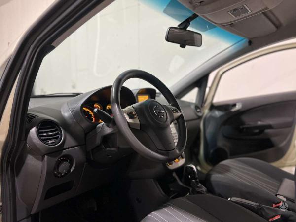 Dzeltens Opel Corsa 2008 Klaipėda, ar dzinēja tilpumu 1.36 L un nobraukumu 122 tūkst. km par 2500 €, foto 5 vietnē AUTOMOTO.COM.LV