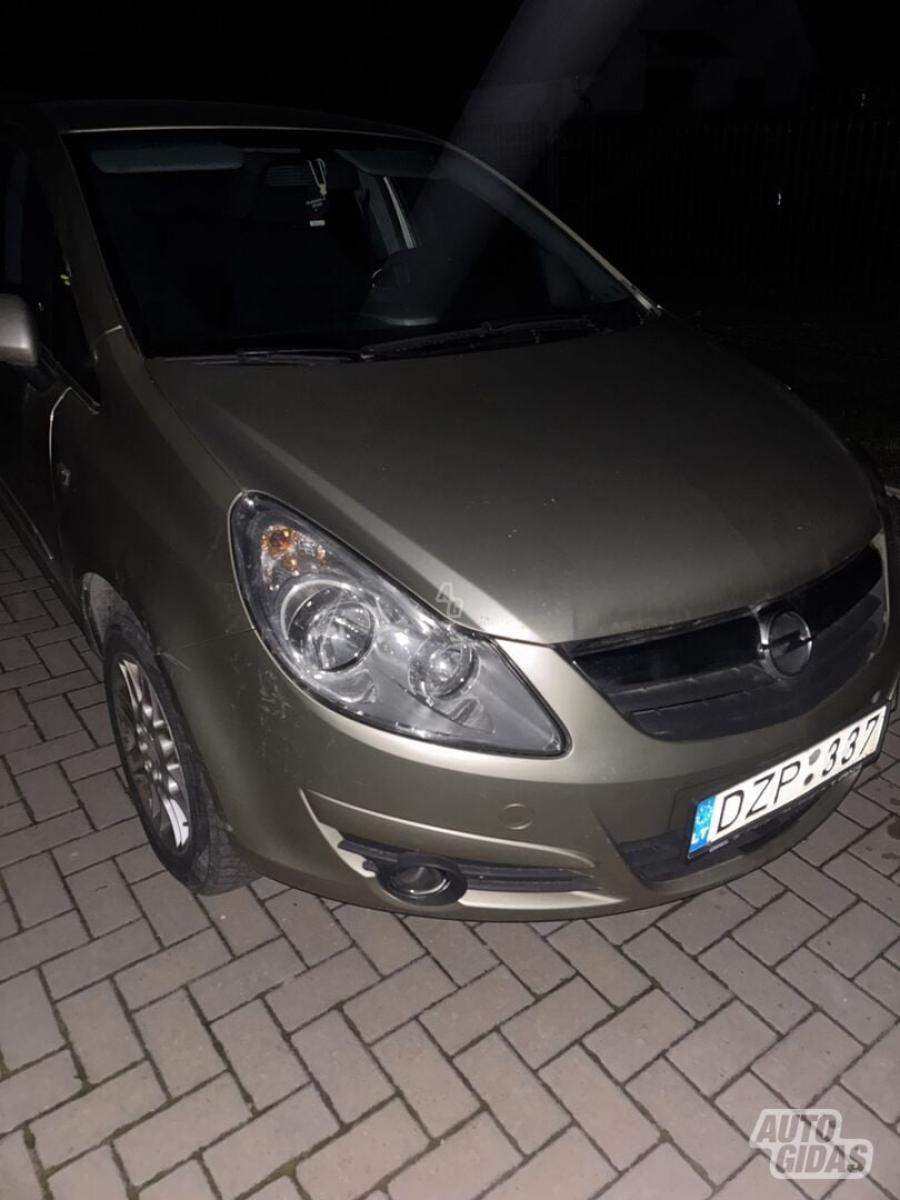 Yellow Opel Corsa 2008 in Vilnius, with an engine capacity of 1.40 L and mileage of 184 thousand km for 450 €, photo 1 on AUTOMOTO.COM.LV