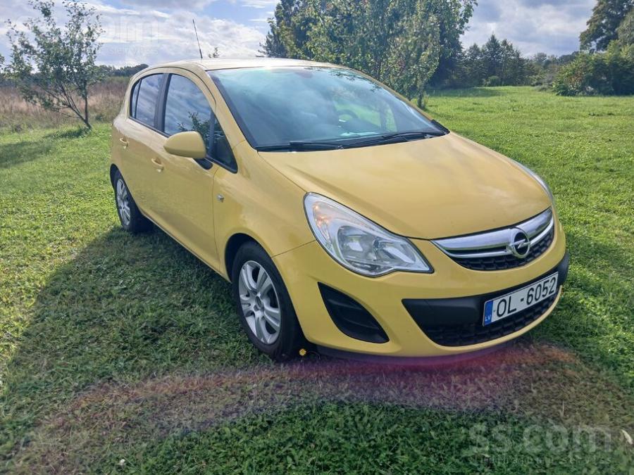 Yellow Opel Corsa 2013 in Riga, with an engine capacity of 1.20 L and mileage of 239 thousand km for 3500 €, photo 4 on AUTOMOTO.COM.LV