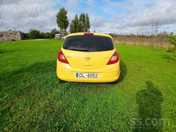 Yellow Opel Corsa 2013 in Jekabpils, with an engine capacity of 1.20 L and mileage of 239 thousand km for 3300 €, photo 6 on AUTOMOTO.COM.LV