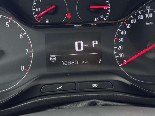 Grey Opel Crossland 2022 in Vilnius, with an engine capacity of 1.20 L and mileage of 65 thousand km for 12950 €, photo 8 on AUTOMOTO.COM.LV