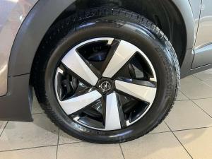 Pelēks Opel Crossland 2022 Viļņa, ar dzinēja tilpumu 1.20 L un nobraukumu 65 tūkst. km par 12950 €, foto 24 vietnē AUTOMOTO.COM.LV