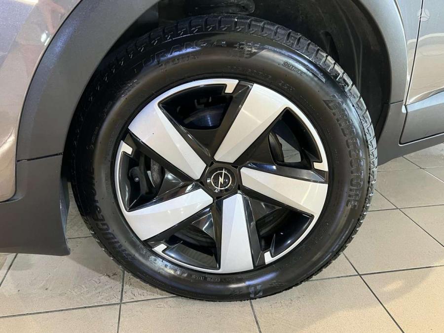 Pelēks Opel Crossland 2022 Viļņa, ar dzinēja tilpumu 1.20 L un nobraukumu 65 tūkst. km par 12950 €, foto 24 vietnē AUTOMOTO.COM.LV