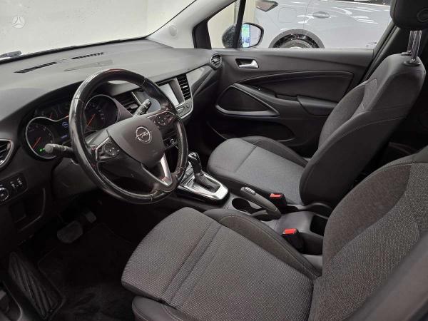 Grey Opel Crossland 2022 in Vilnius, with an engine capacity of 1.20 L and mileage of 100 thousand km for 11490 €, photo 10 on AUTOMOTO.COM.LV