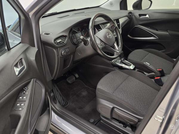 Grey Opel Crossland 2022 in Vilnius, with an engine capacity of 1.20 L and mileage of 32 thousand km for 12790 €, photo 9 on AUTOMOTO.COM.LV