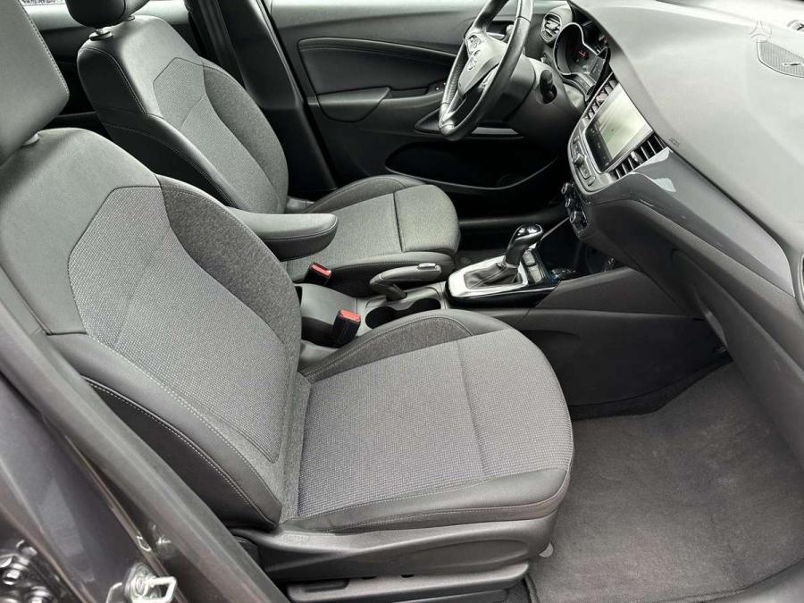 Grey Opel Crossland 2022 in Vilnius, with an engine capacity of 1.20 L and mileage of 36 thousand km for 13950 €, photo 5 on AUTOMOTO.COM.LV